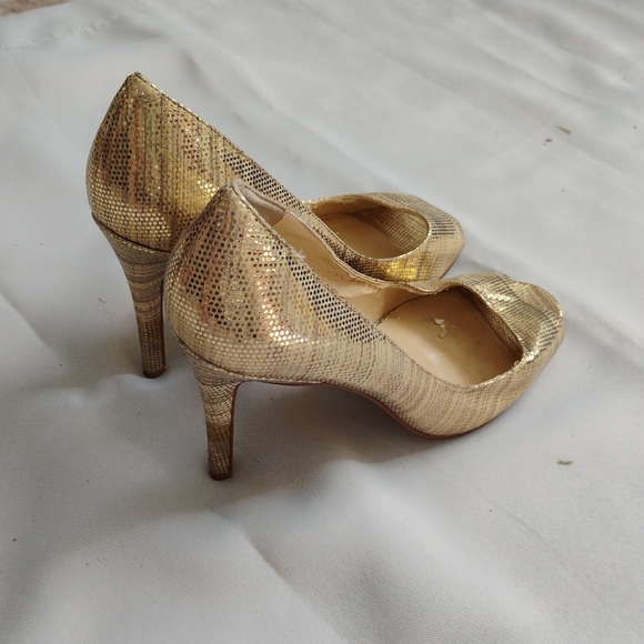 Enzo Angiolini | Shoes | Enzo Angiolini Shimmering Gold Heels | Poshmark